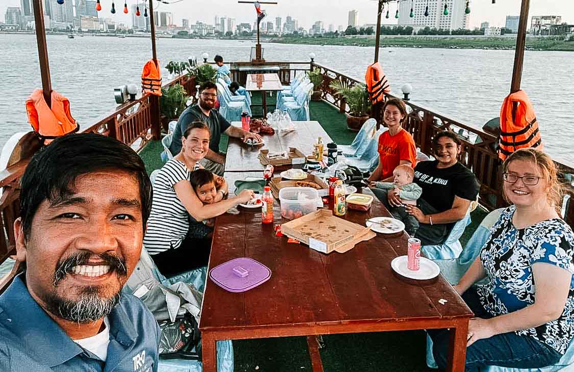 Prayer Lifeline: December 2024 - World Gospel Mission